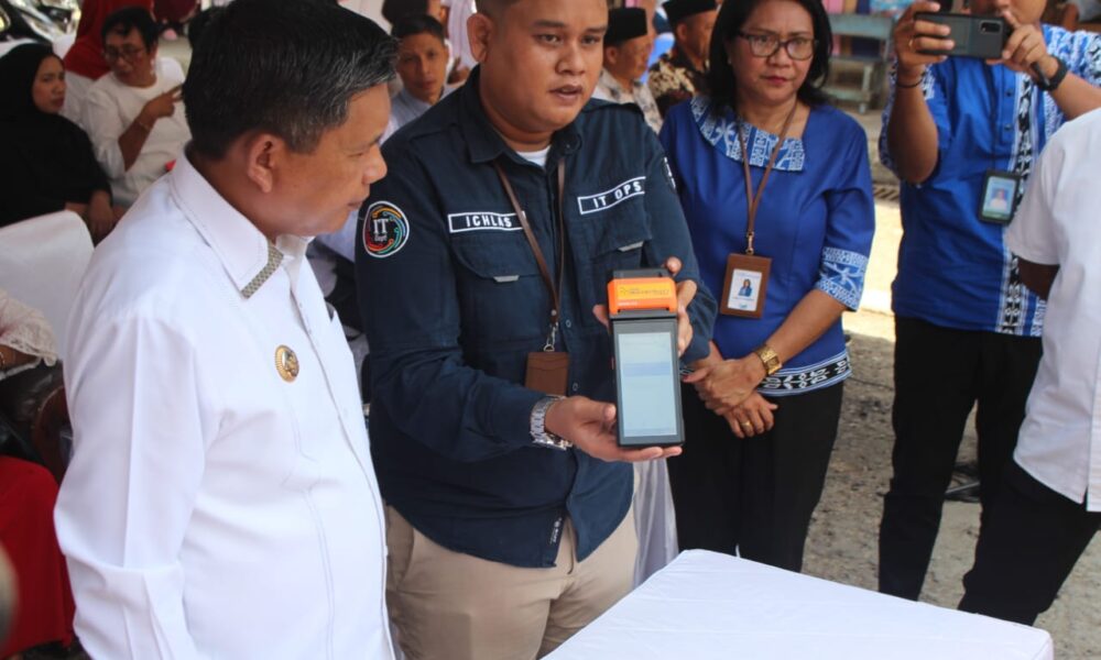 Pj Walikota Ambon Launching Alat Pembayaran Retribusi Secara Elektronik – dinamikamaluku.com